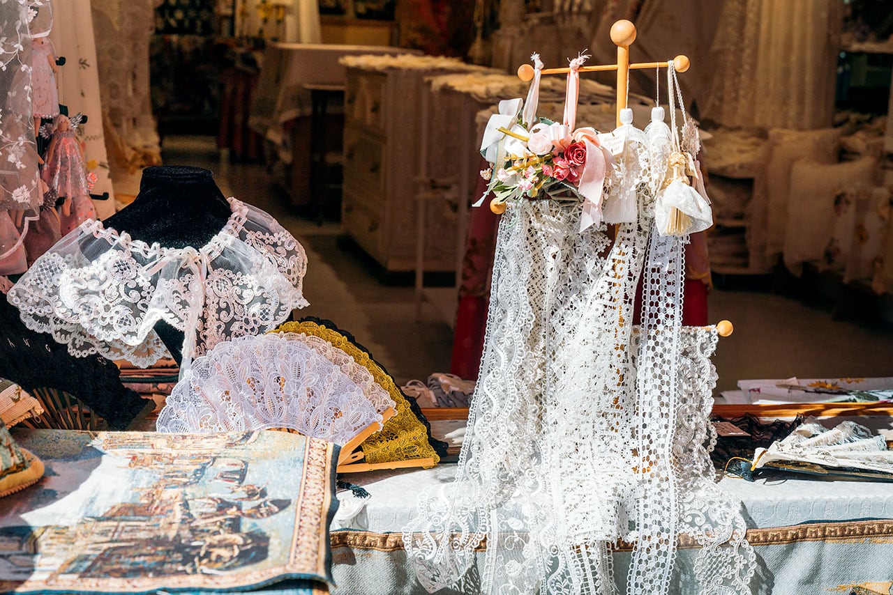 Getting Lost On Burano: Italy’s Rainbow Island - traveller-news.space ...