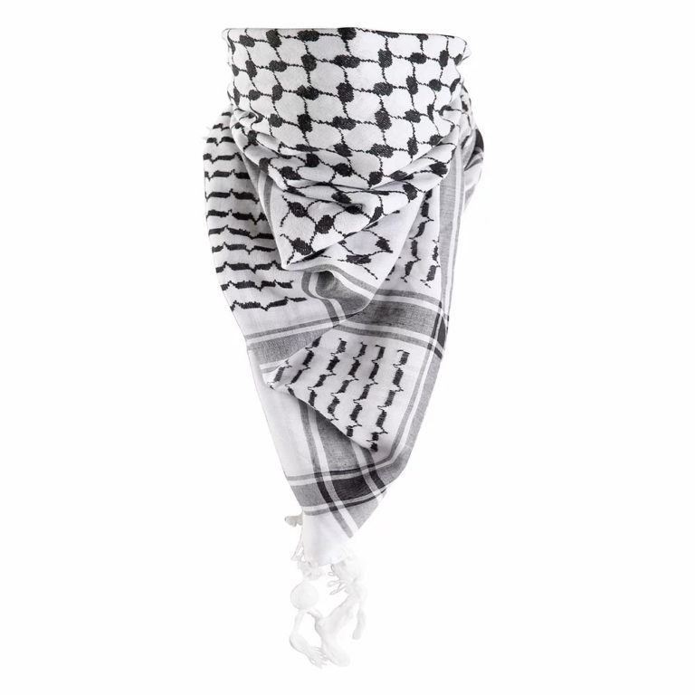 Shemagh (Keffiyeh) Scarf: Why I Travel With One • Expert Vagabond ...