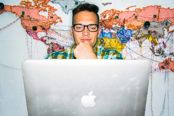 40 Best Travel Jobs To Make Money Traveling (They Really Exist!)